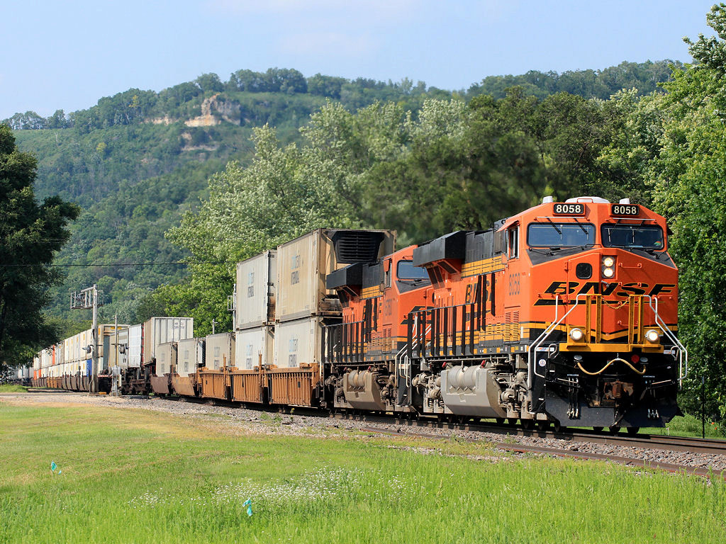 BNSF 8058